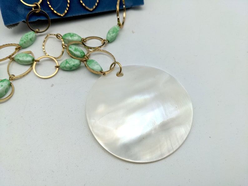 Vintage Avon Shell Disk & Green Bead Pendant Necklace - Etsy