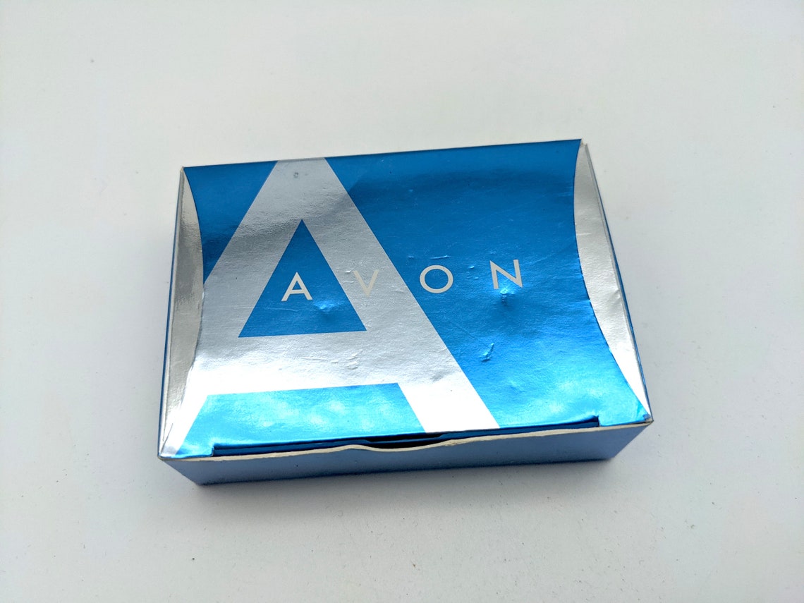 Vintage Avon Shell Disk & Green Bead Pendant Necklace - Etsy