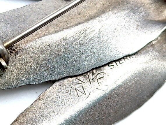 Rare Vintage NYE Sterling Silver Triple Etched Leaf B… - Gem