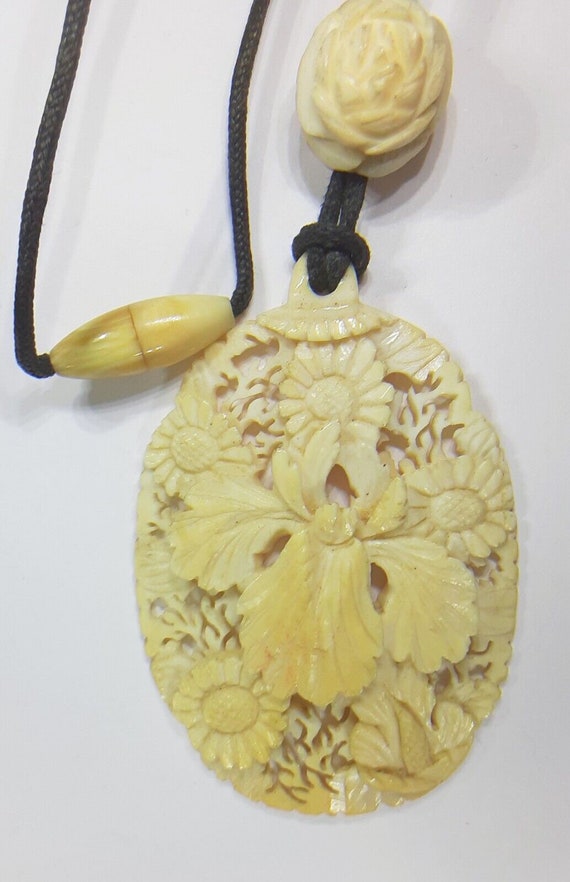Antique Japanese Carved Ivory Iris Flower Pendant Bea… - Gem