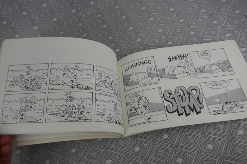 Garfield World-wide (1988) by Jim Davis - His 15th Book - Vintage 1980s ...