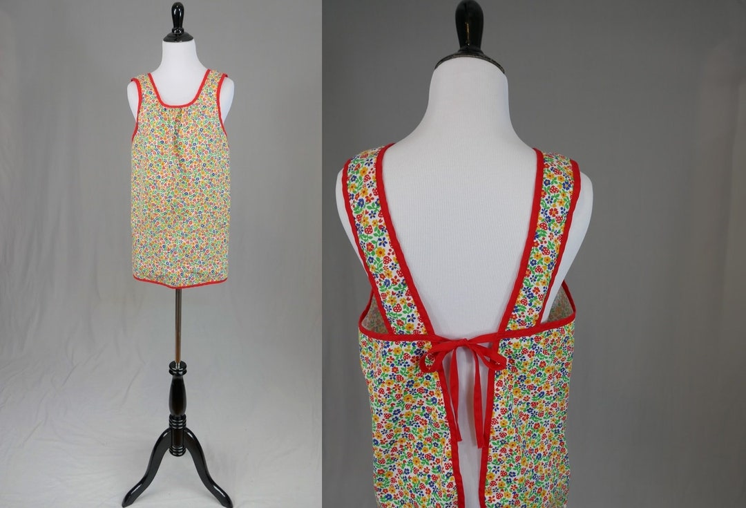70s Strawberry Print Apron Red Trim and Flowers White w/ Red Green ...