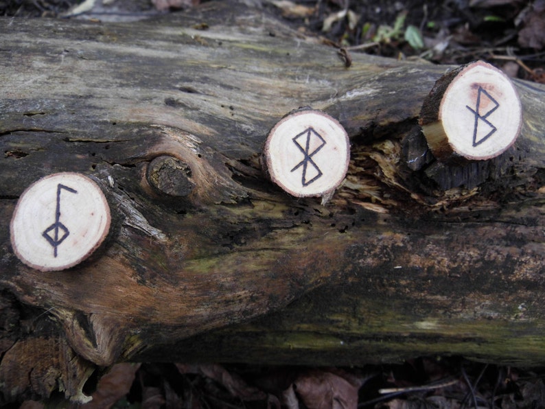 Nordic Healing Health and Peace Rune Set - Etsy UK