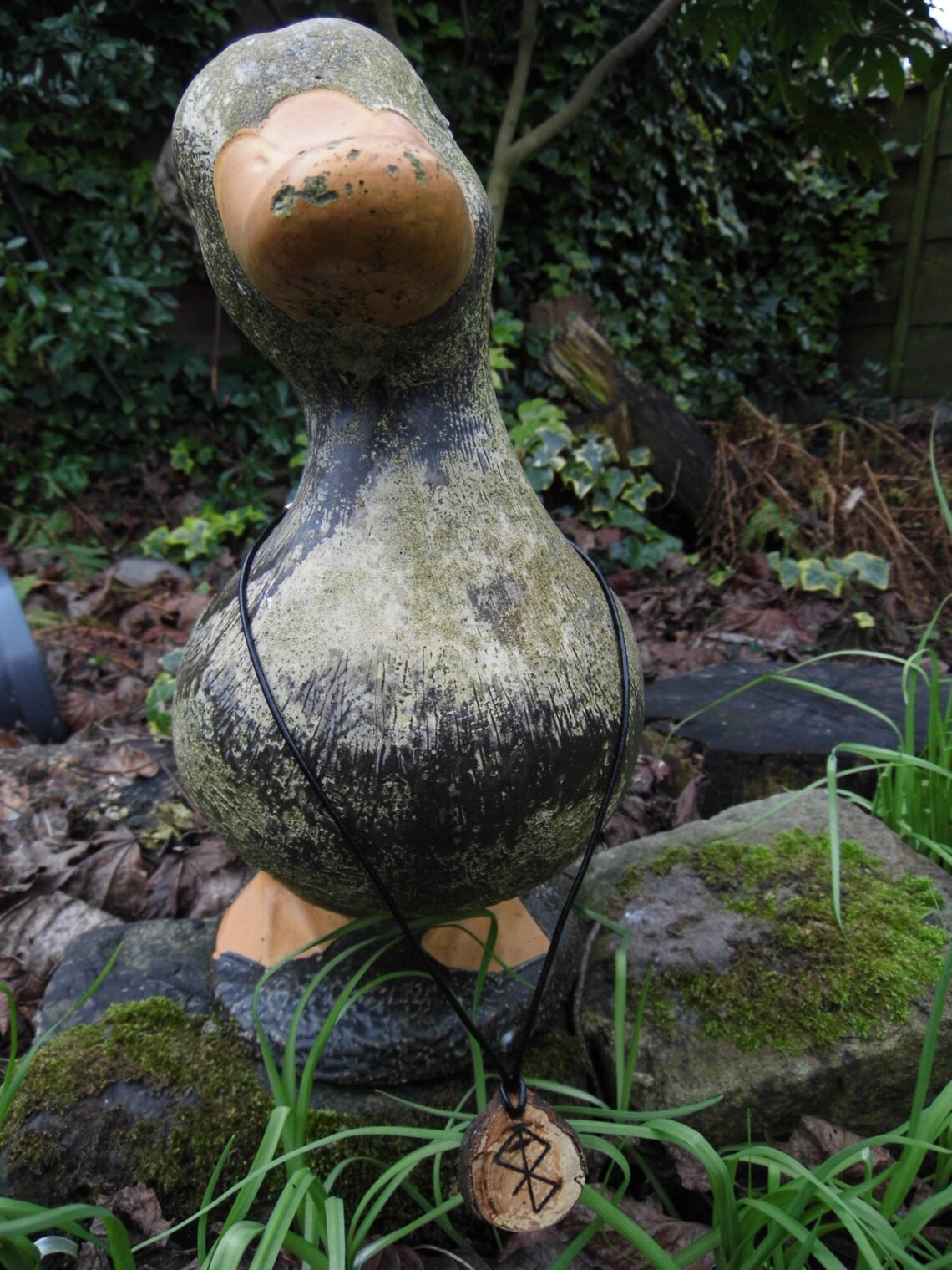 Nordic Peace Rune Necklace - Etsy