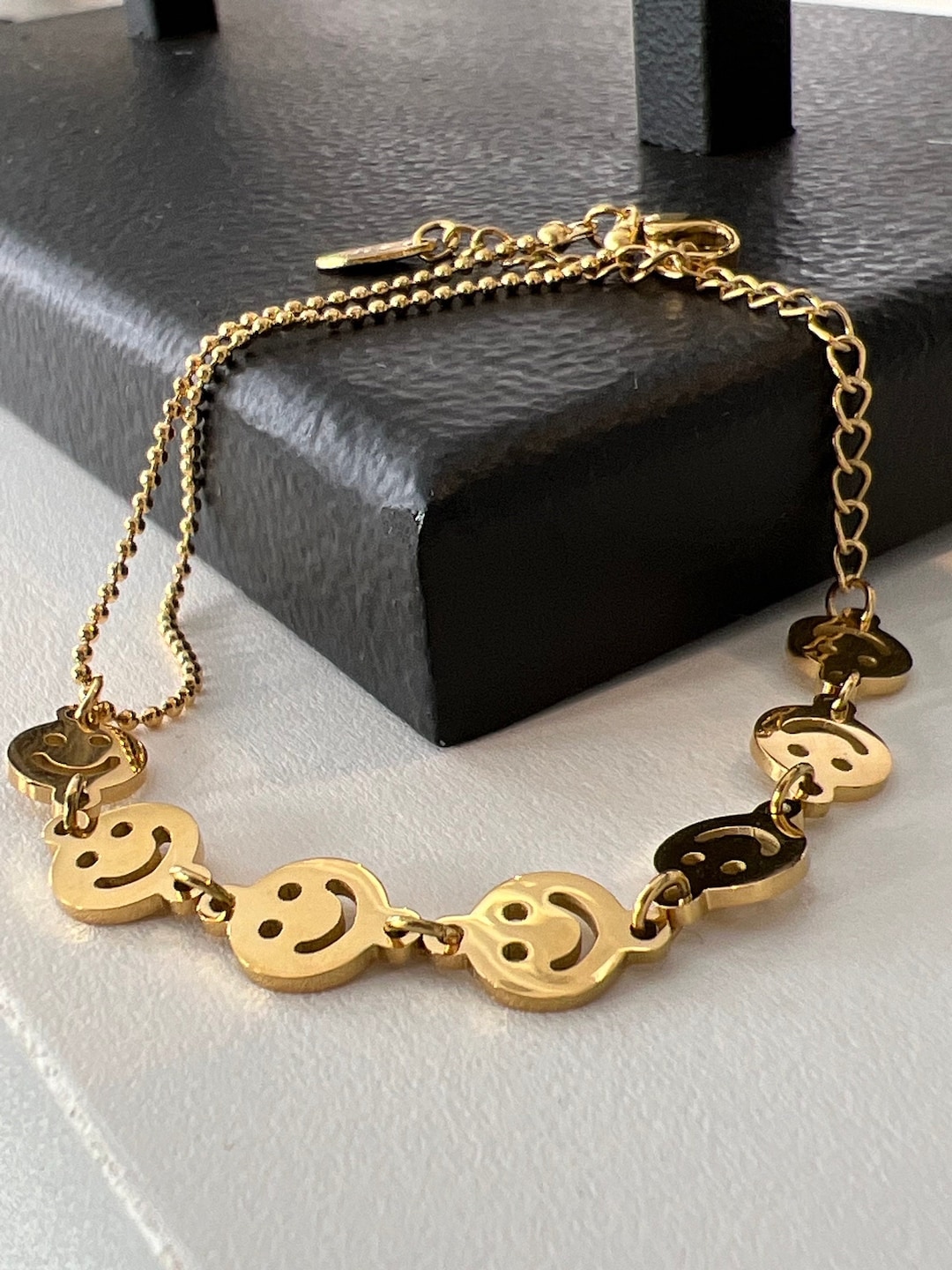 Insini- Smiley Bracelet, Smiley Face Bracelet, Happy Face Bracelet ...