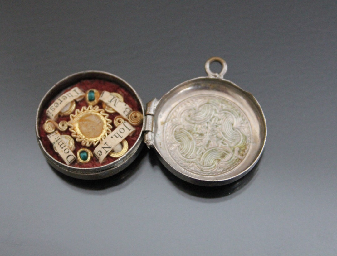 Reliquary Nun's Work Victorian Antique Catholic Relic Locket. - Etsy
