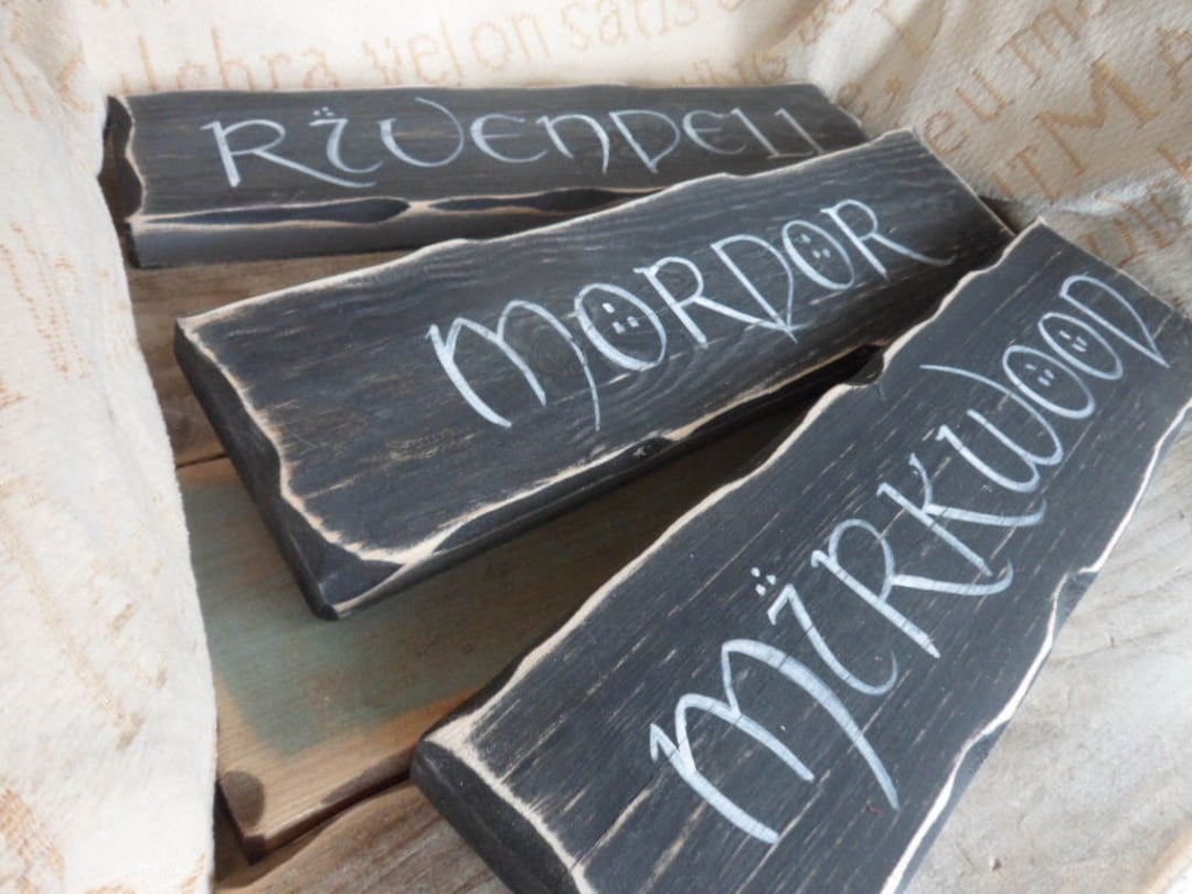 Lord of the Rings Fairytale Signpost, Yard or Mancave Signs Hobbiton ...