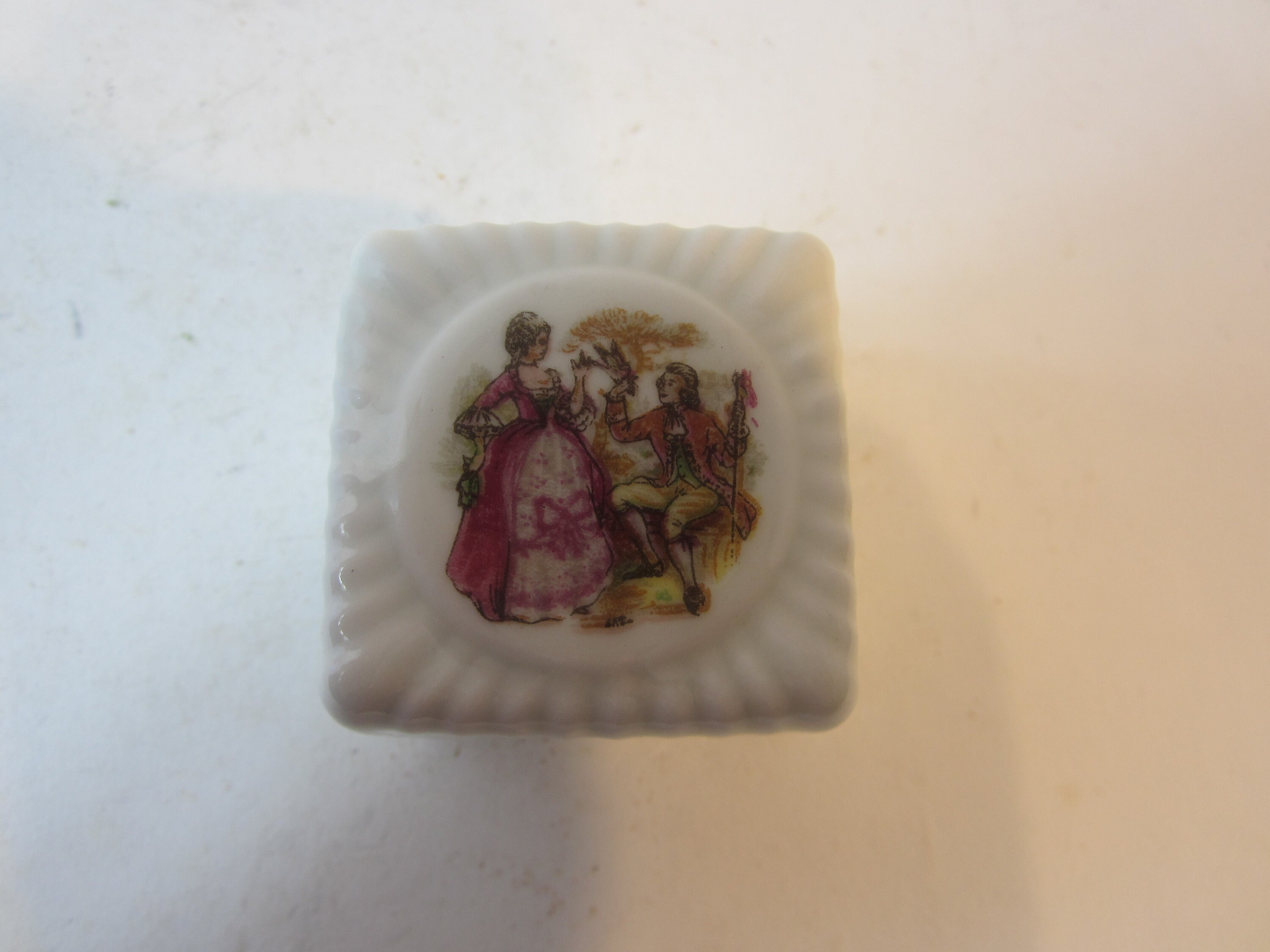 A Superb Vintage Porcelain Limoges Paint-main Pill Box - Etsy