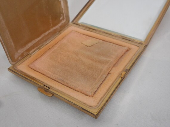 A Lovely Vintage French brass powder Compact Mirror C… - Gem