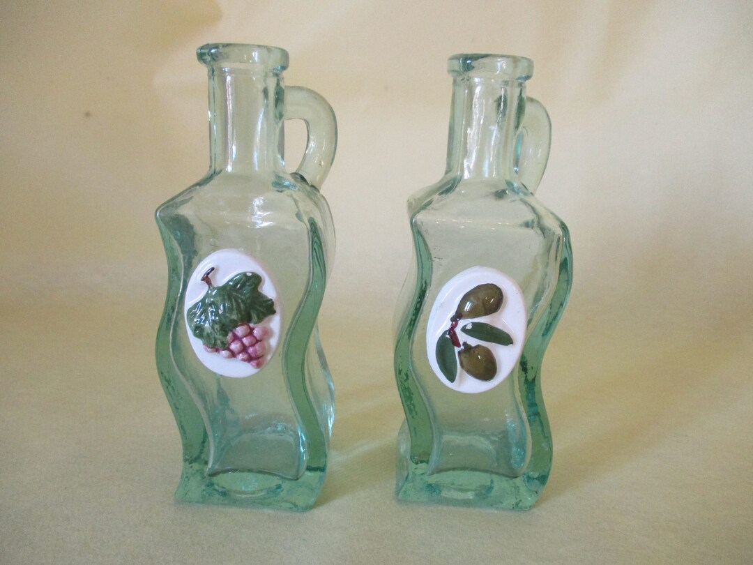 A Lovely Pair of Vintage Interlocking Oil/perfume/wine Bottles/pitchers ...