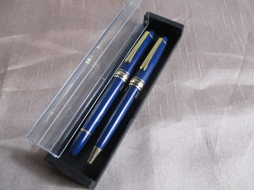 A Wonderful Vintage Fountain Pen and Biro Pen Set in Presentation Box ...