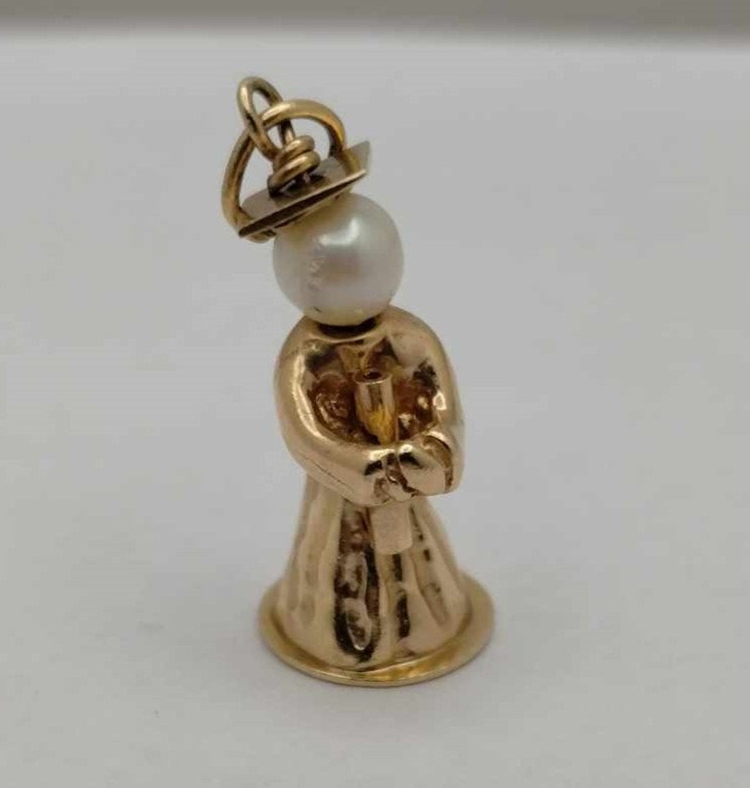 14K Yellow Gold and Pearl Graduation Cap & Gown Charm - Etsy