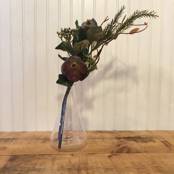 Beaker Vase - Etsy