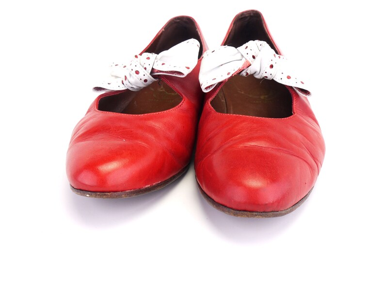 1980s Flat Red Pumps With White Leather Bow by Duo UK 6 - Etsy