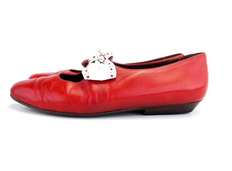 1980s Flat Red Pumps With White Leather Bow by Duo UK 6 - Etsy
