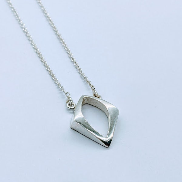 Kite Necklace - Etsy