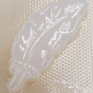 Simple Feather Plastic Mold or Silicone Mold, Bath Bomb Mold, Soap Mold ...