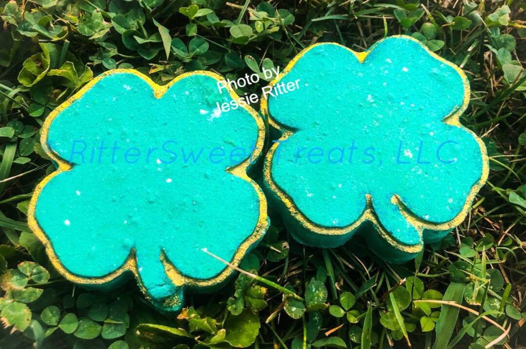 2D Four Leaf Clover Plastic Mold or Silicone Mold, Bath Bomb Mold, Soap ...