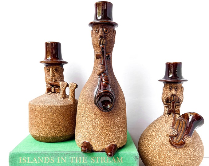 1970s Royal Haeger Toe Tapper Pottery Vase / Decanter / Jug Musician ...