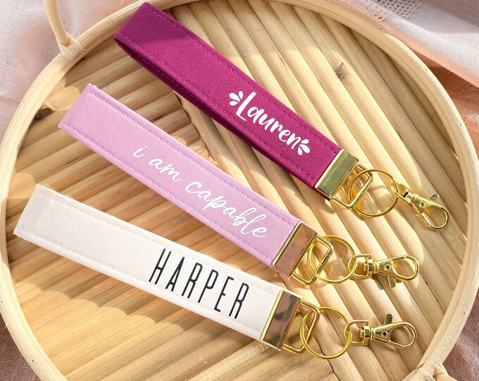 Personalized Name Keychain Wristlet for Women, Cute Sweet Sixteen Key ...