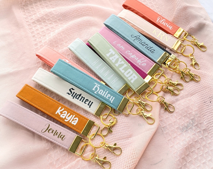 Personalized Name Keychain Wristlet for Women, Cute Sweet Sixteen Key ...
