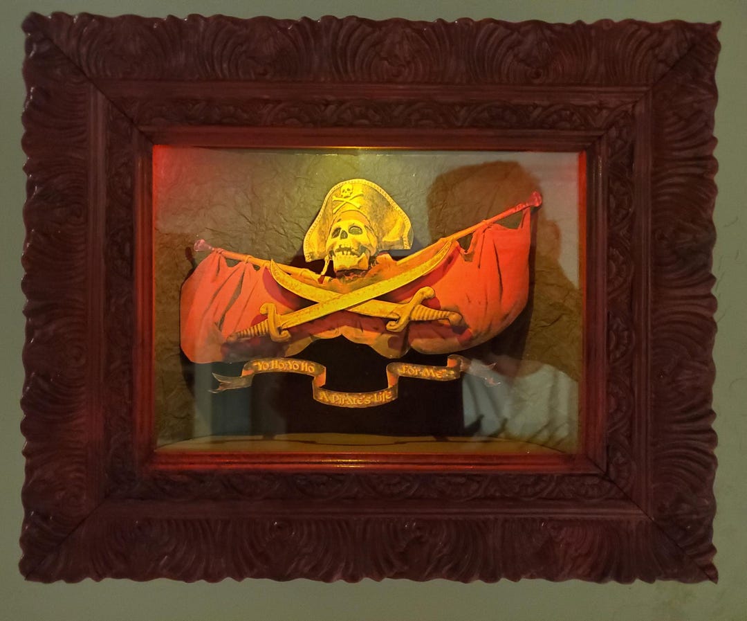 Talking Pirate Skull - Hanging -LIGHTED (stock Image - Slight ...