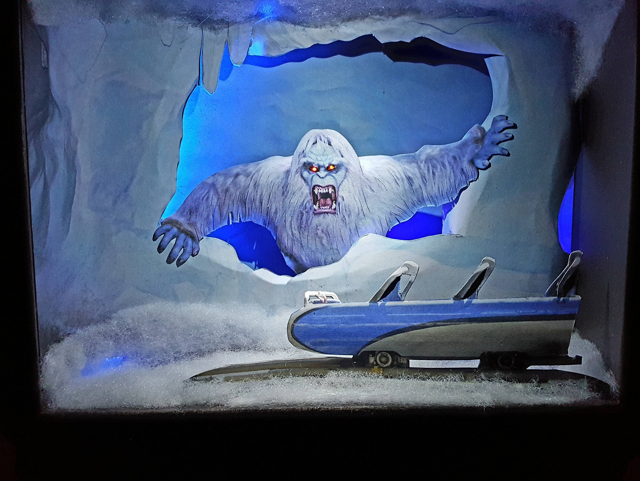 Matterhorn Disneyland Yeti