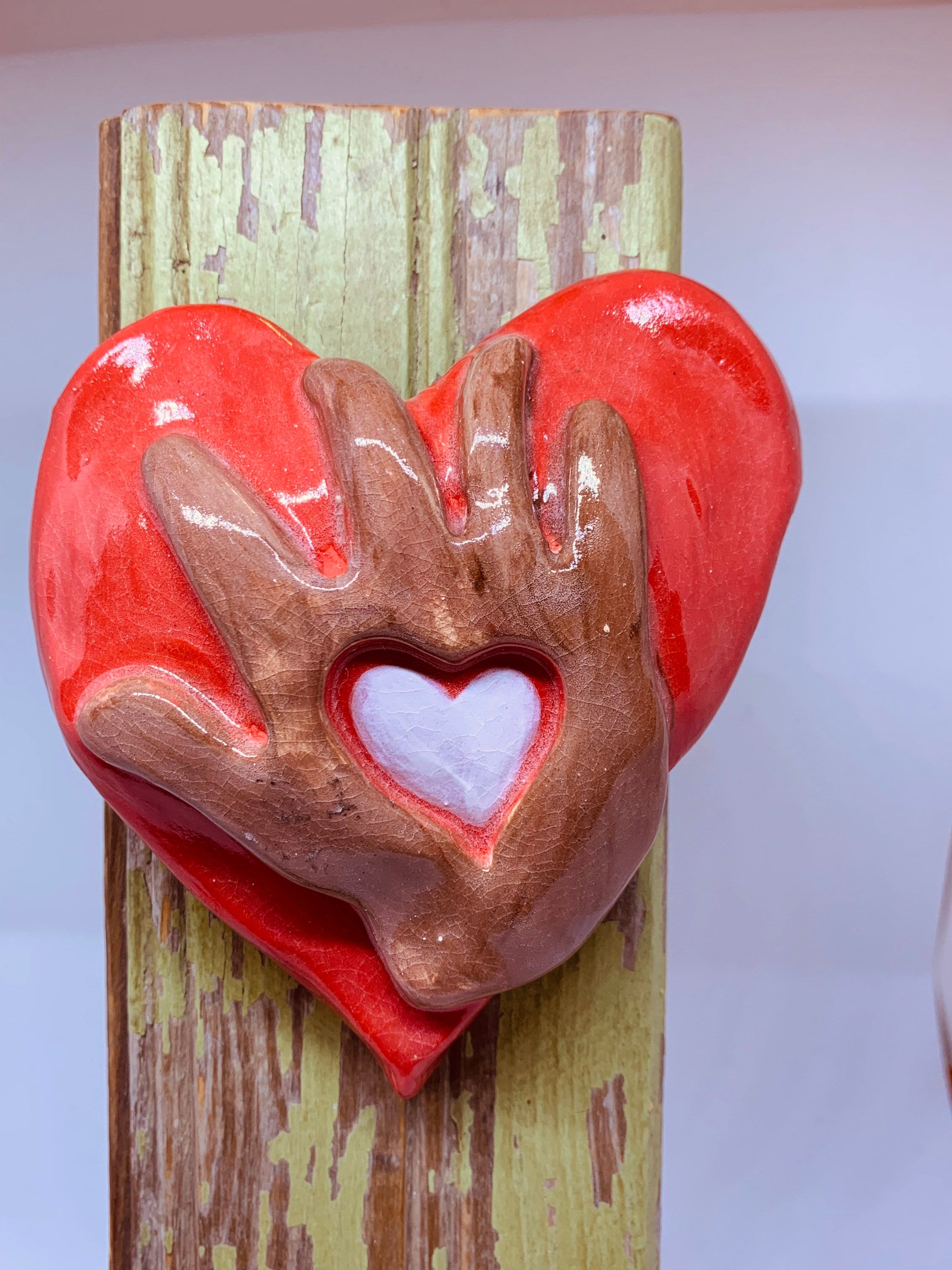 Corazón y mano hinchado corazón de cerámica | Etsy