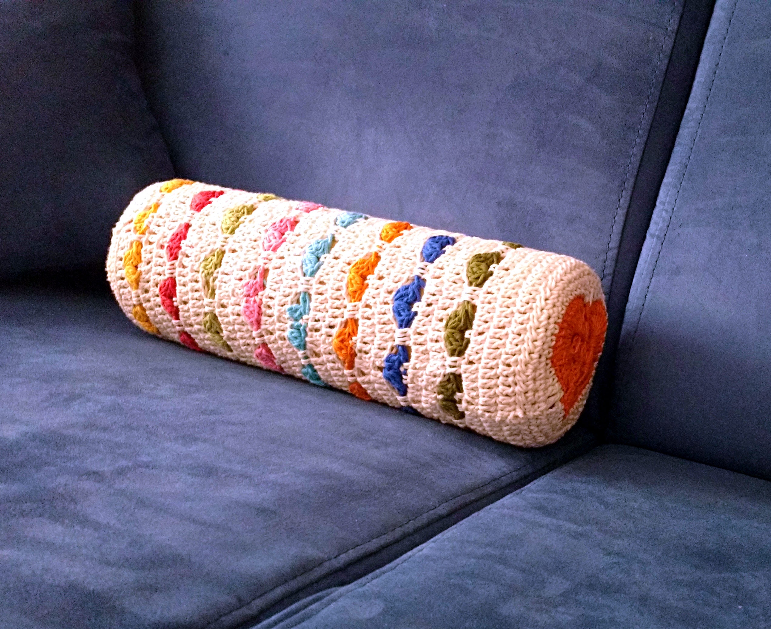 Crochet PATTERN pillow case bolster cushion cover round heart - Etsy España