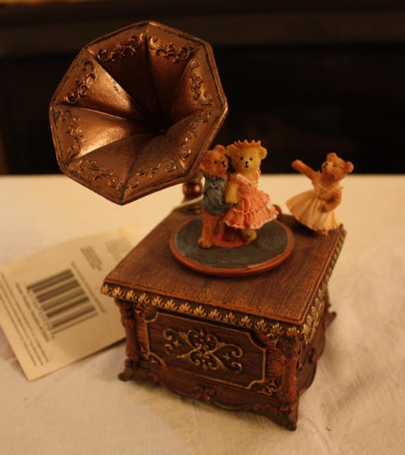 Vintage Three Bears and Gramophone Music Box hark the Herald Angels ...