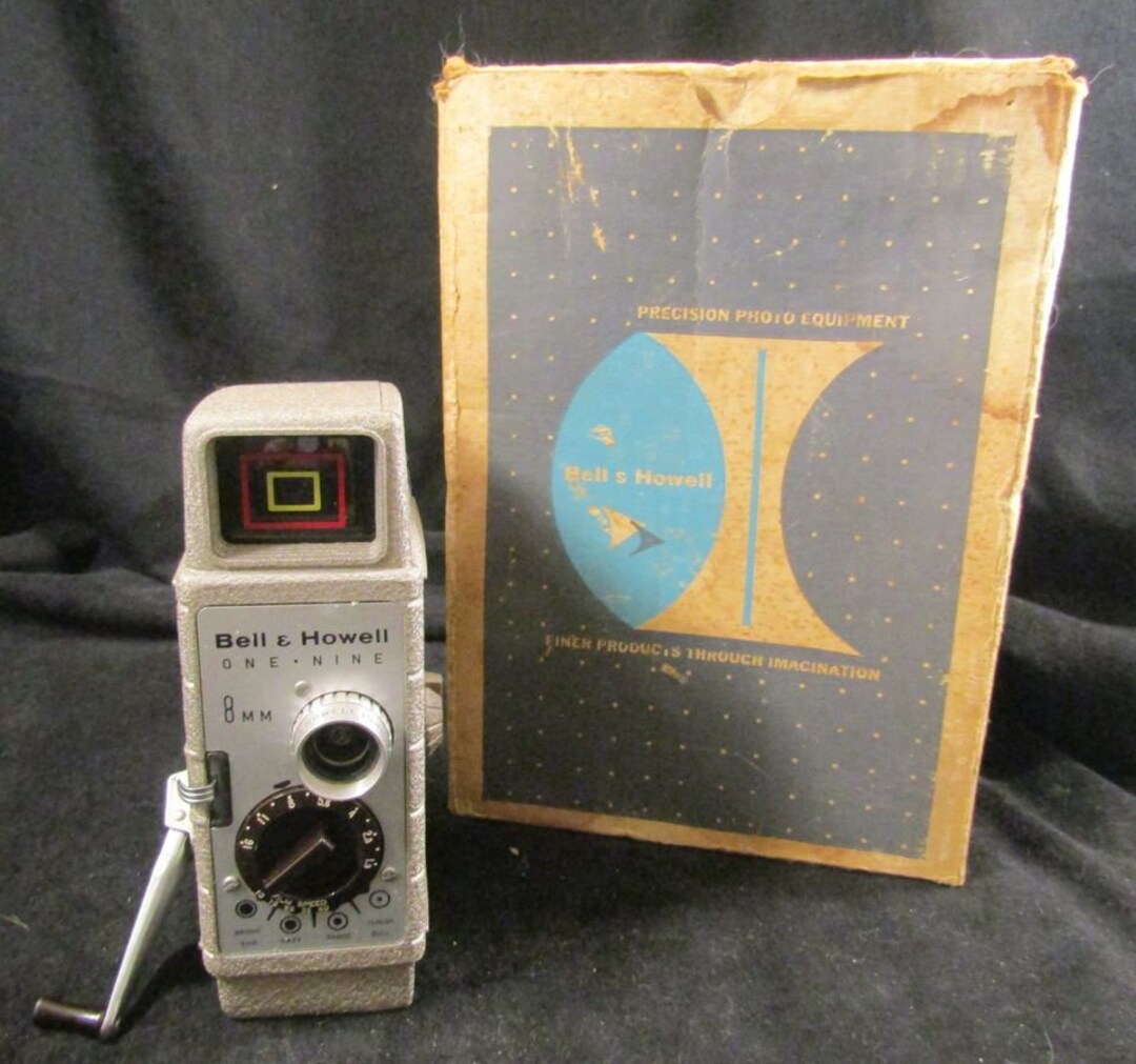 Bell & Howell One Nine Model 220P Sundial Vintage 8mm Movie Camera With ...