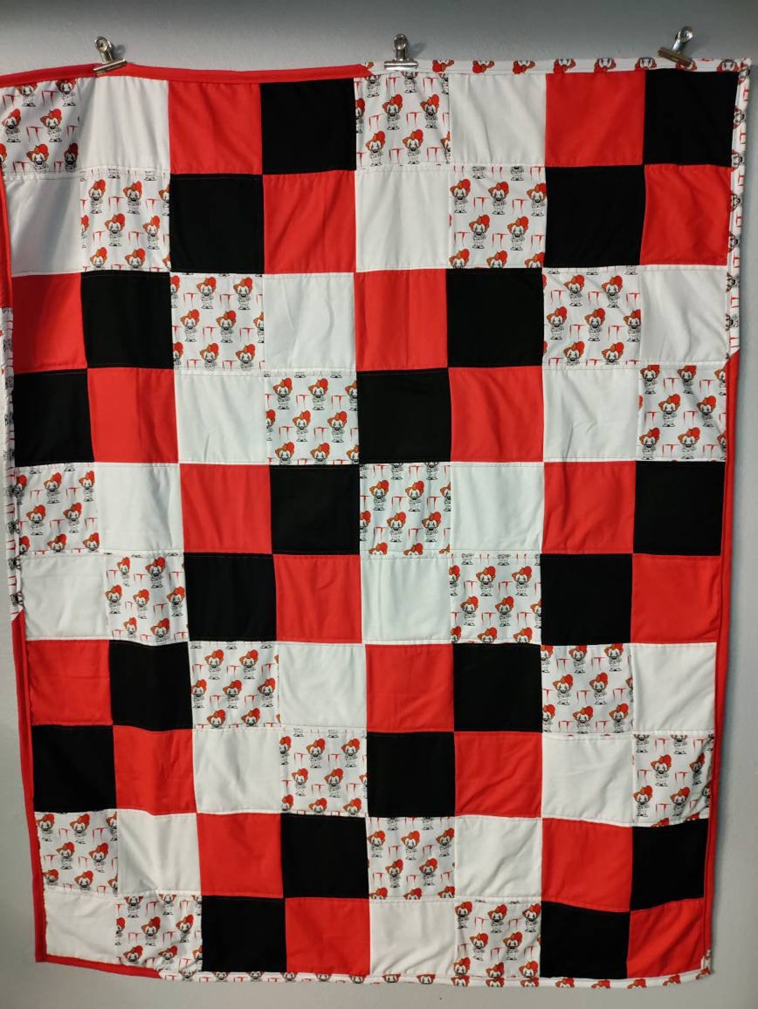 Horror Themed Patchwork Fleece Throw Quilt, Pennywise, IT Movie ...