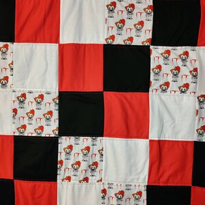 Horror Themed Patchwork Fleece Throw Quilt, Pennywise, IT Movie ...