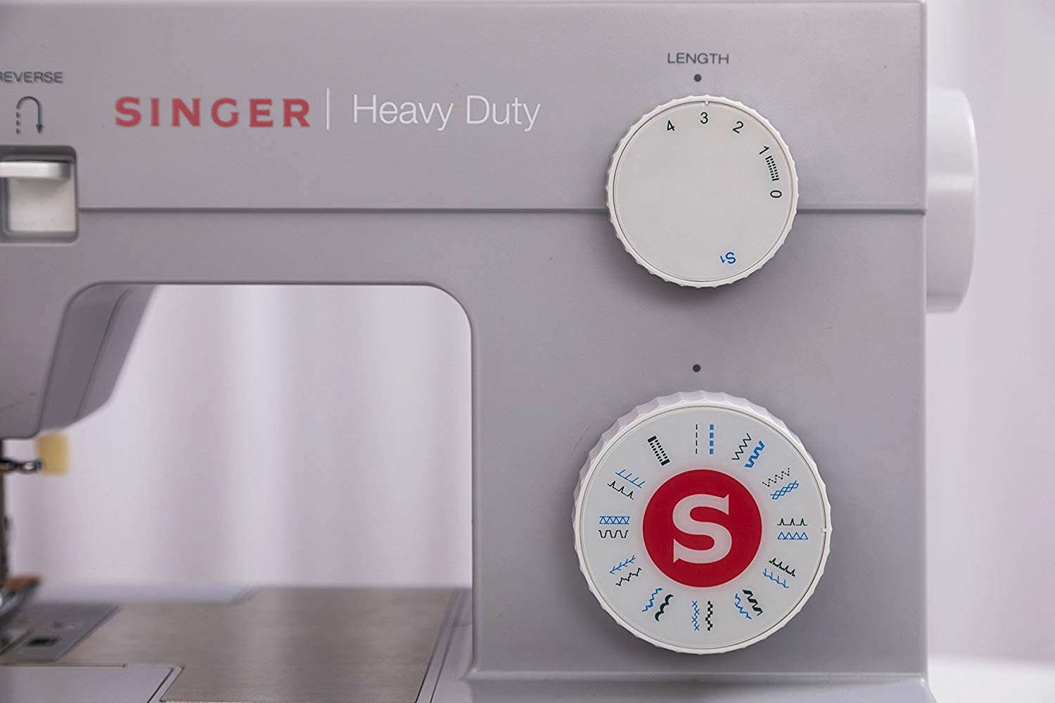 SINGER Heavy Duty 4423 Sewing Machine, 23 Built-in Stitches, Automatic ...
