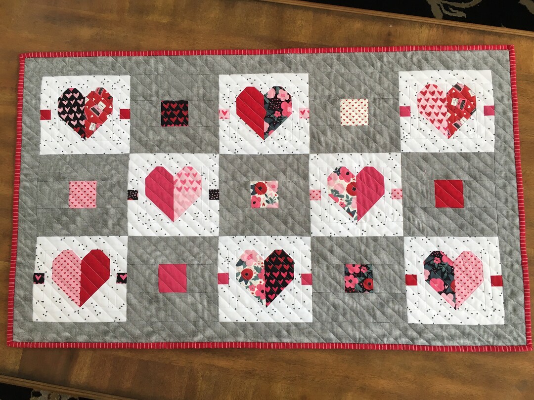Quilted Valentine Table Runner Pattern: Heart Blocks (PDF Pattern) - Etsy