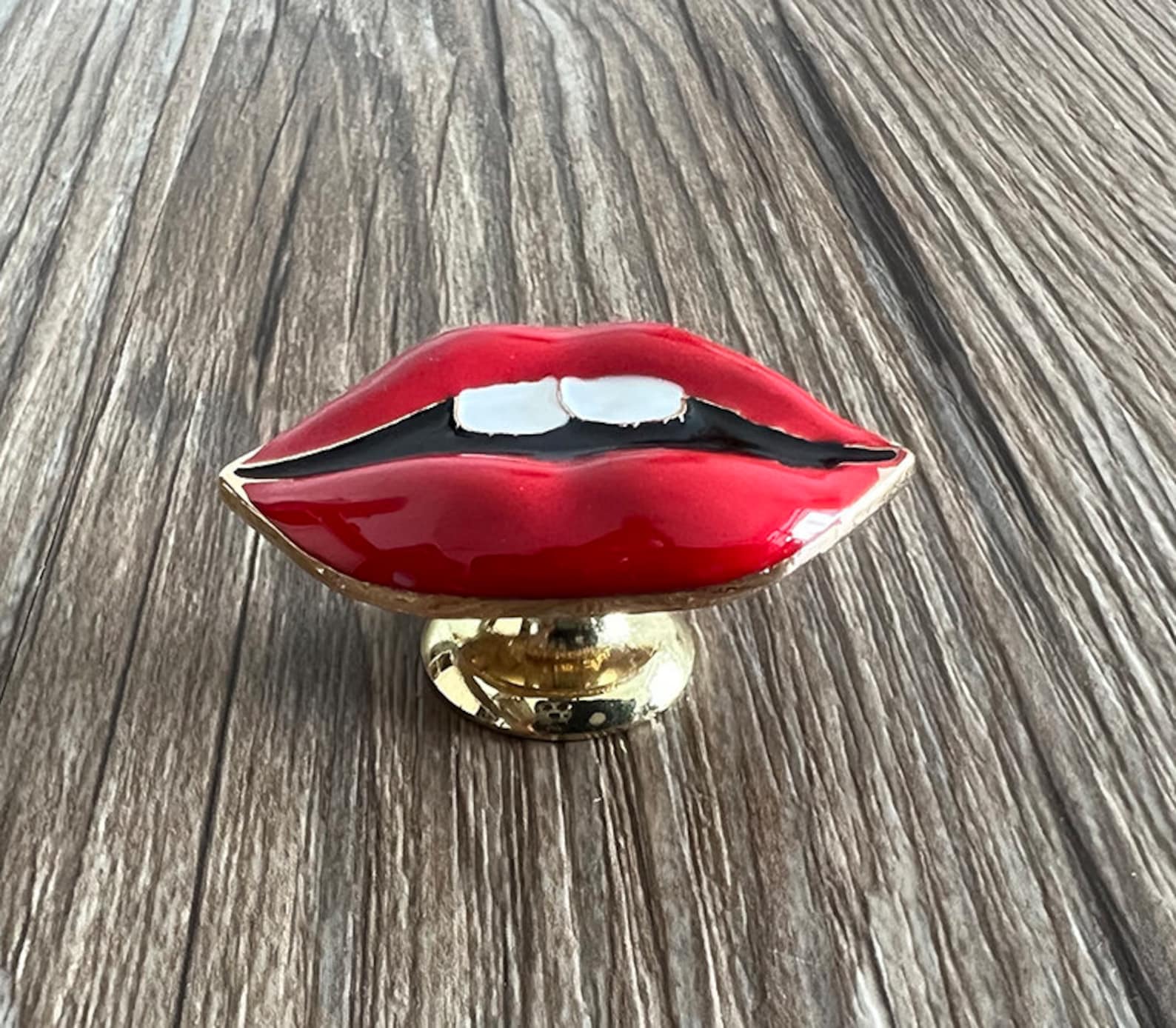 Enamel Red Lips Drawer Knobs / Red Lips Cabinet / Gothic Home - Etsy
