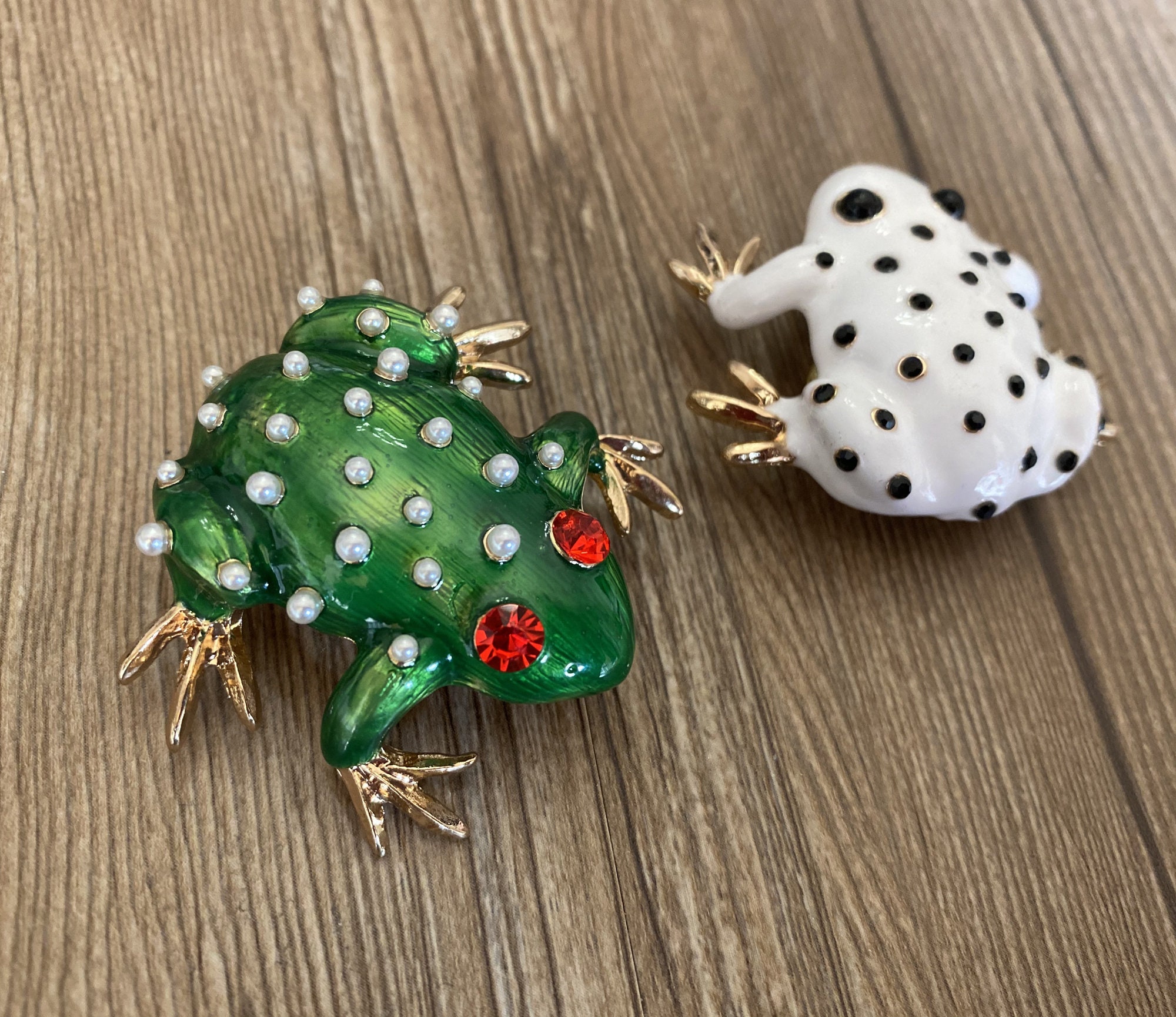Enamel Frog Drawer Knobs / Frog Cabinet / Gothic Home Decor / - Etsy