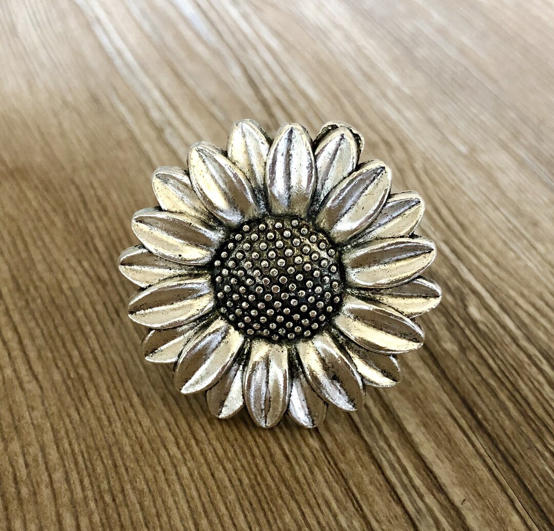 Retro Flower Drawer Knobs / Flower Cabinet / Gothic Home Decor / Flower ...