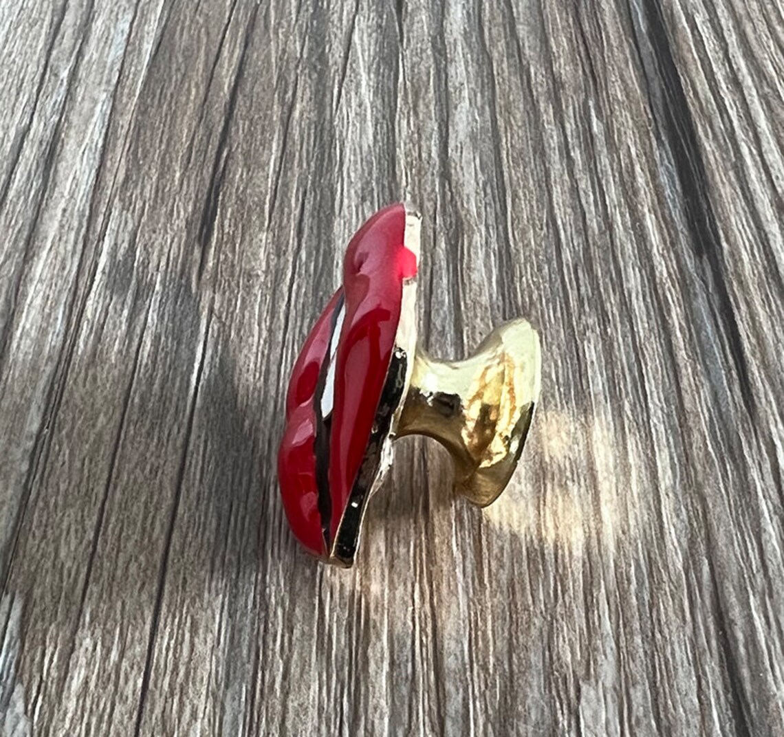 Enamel Red Lips Drawer Knobs / Red Lips Cabinet / Gothic Home - Etsy