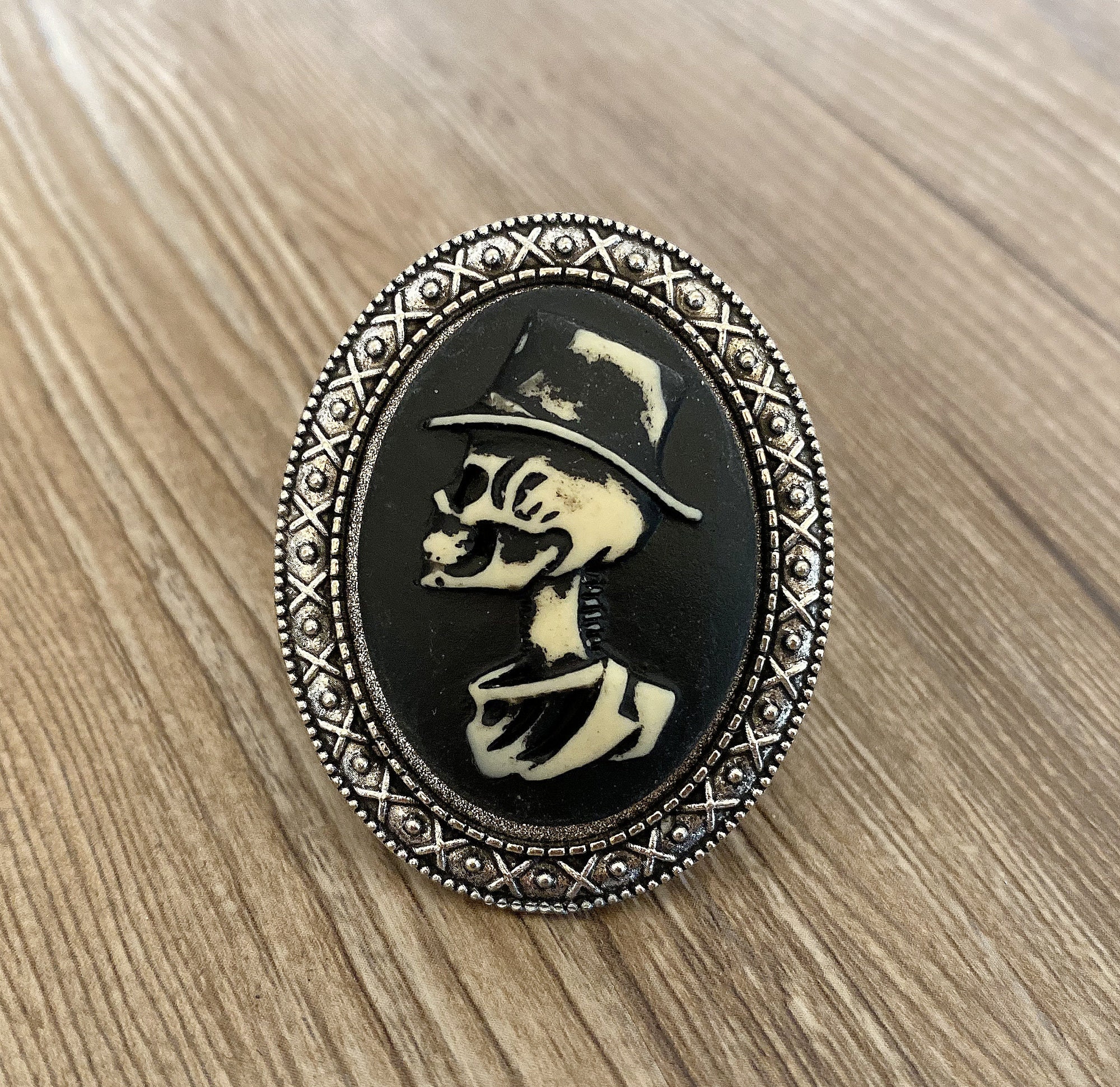 Gothic Skull Drawer Knobs / Skull Cabinet / Gothic Home Decor - Etsy