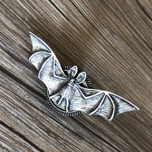 Silver Bat Drawer Knobs / Bat Cabinet / Gothic Home Decor / Animal ...