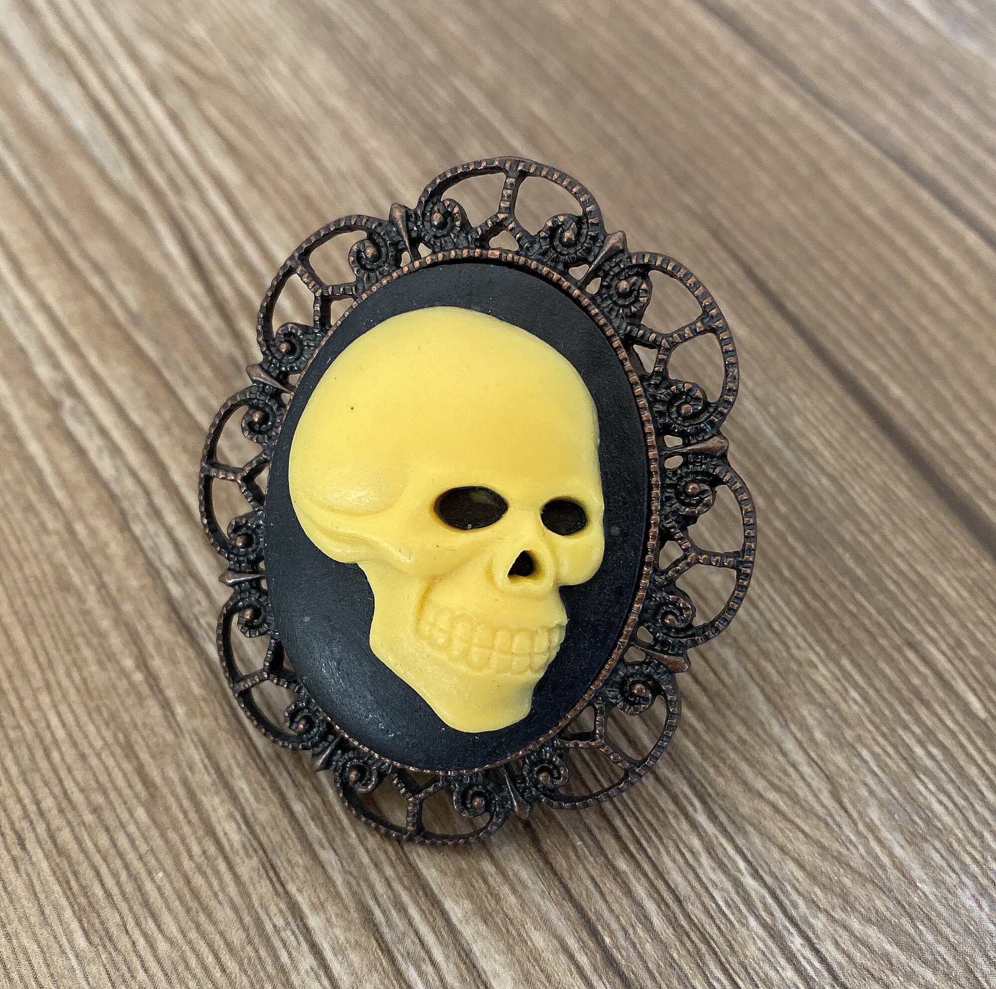 Gothic Skull Knobs Fluorescent Resin Knobs / Cabinet Dresser - Etsy