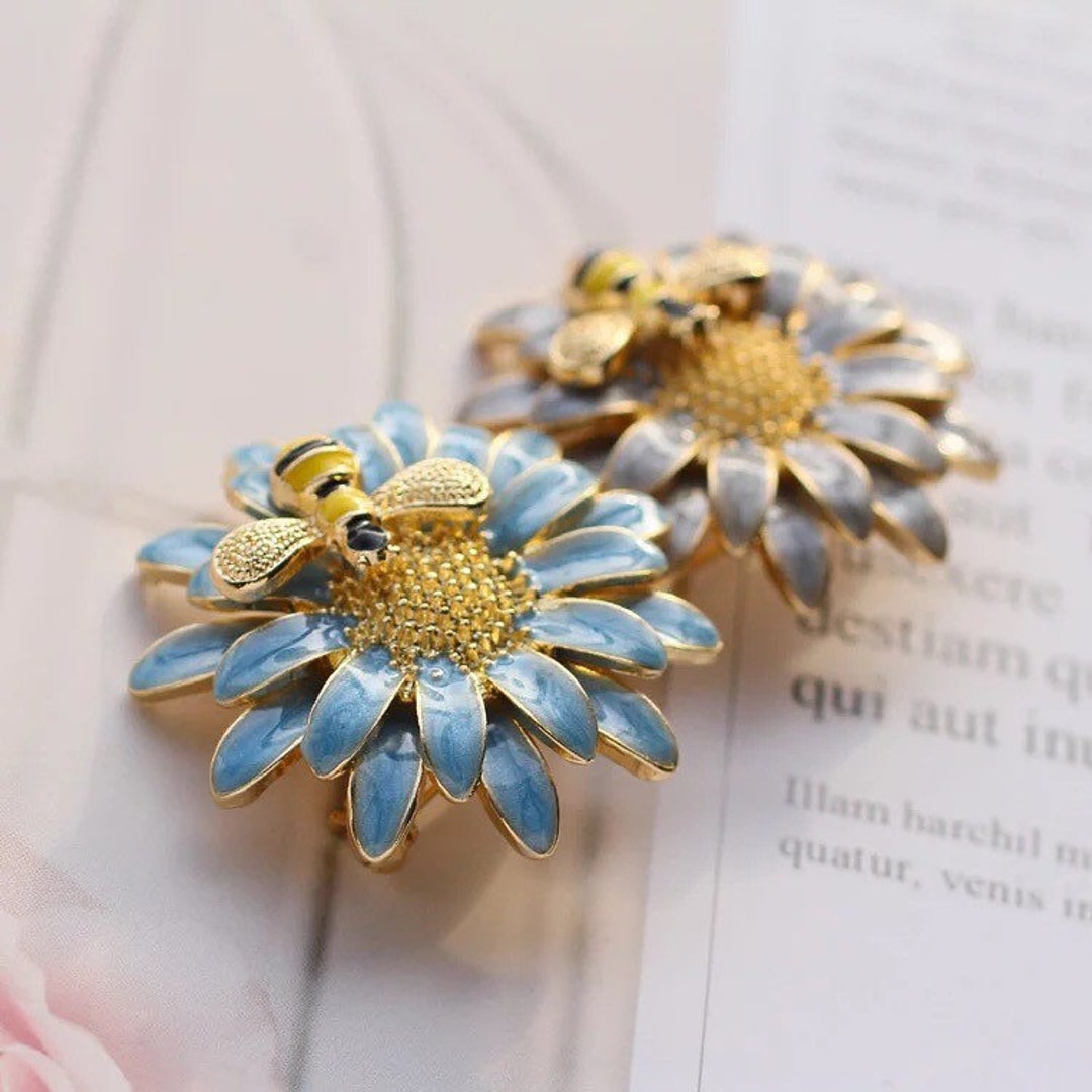 Enamel Bees Gather Honey Drawer Knobs / Bees Gather Honey Cabinet ...