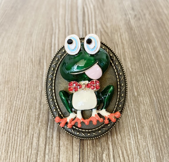 Enamel Frog Drawer Knobs / Frog Cabinet / Gothic Home Decor / - Etsy