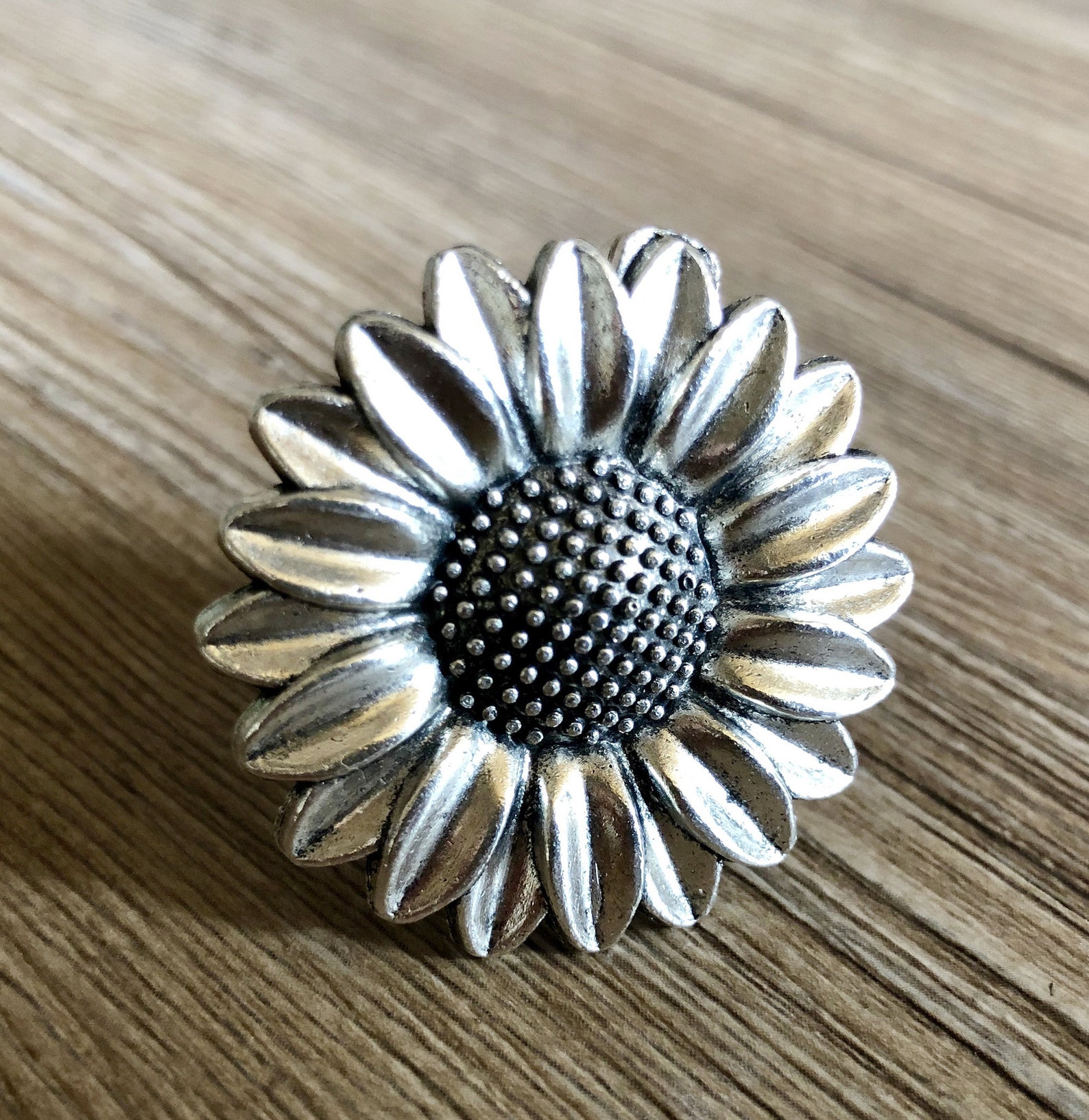 Retro Flower Drawer Knobs / Flower Cabinet / Gothic Home Decor / Flower ...