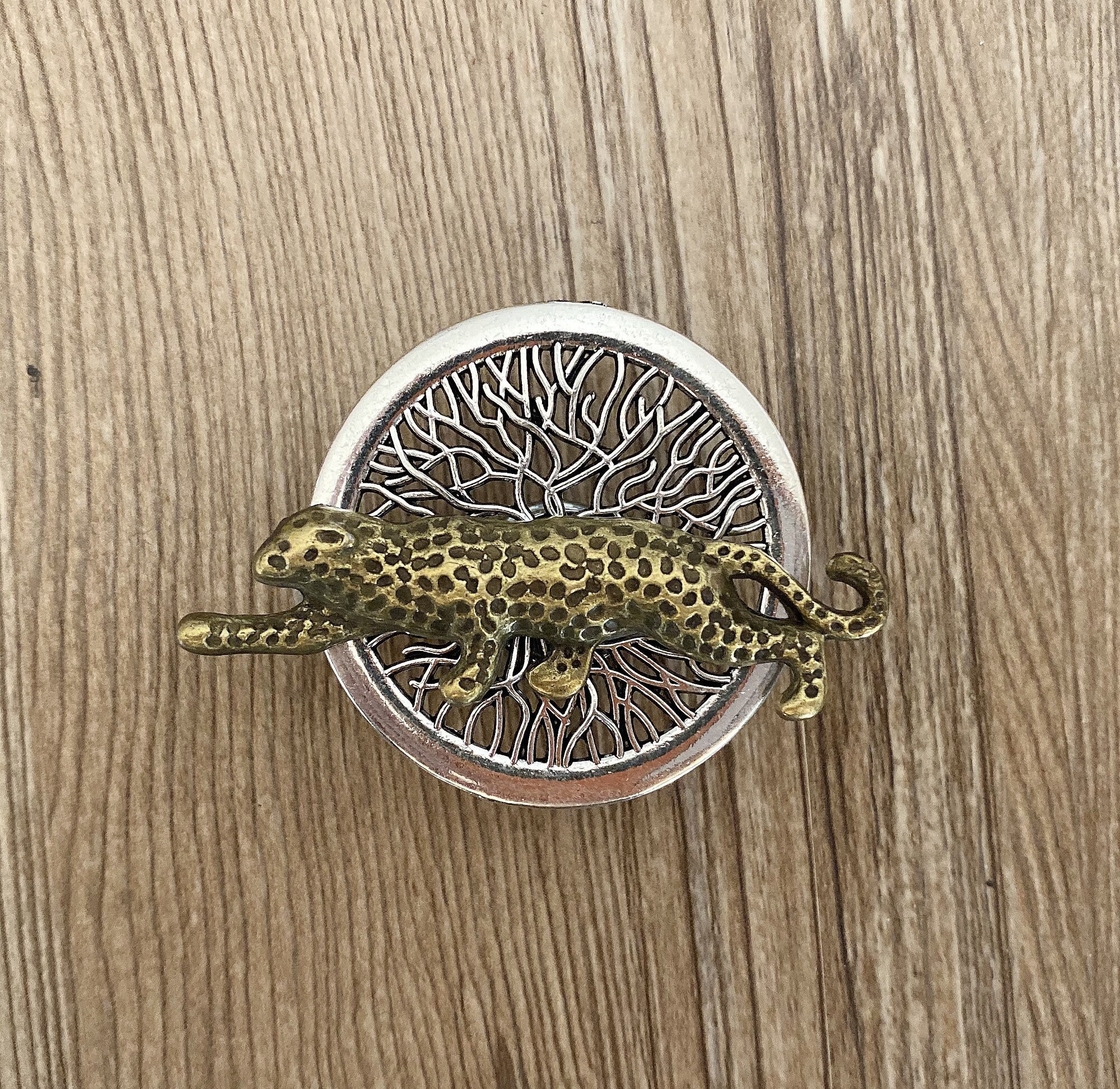 Leopard in the Jungle Drawer Knobs / Silver Leopard Cabinet / | Etsy