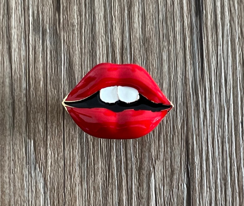 Enamel Red Lips Drawer Knobs / Red Lips Cabinet / Gothic Home - Etsy