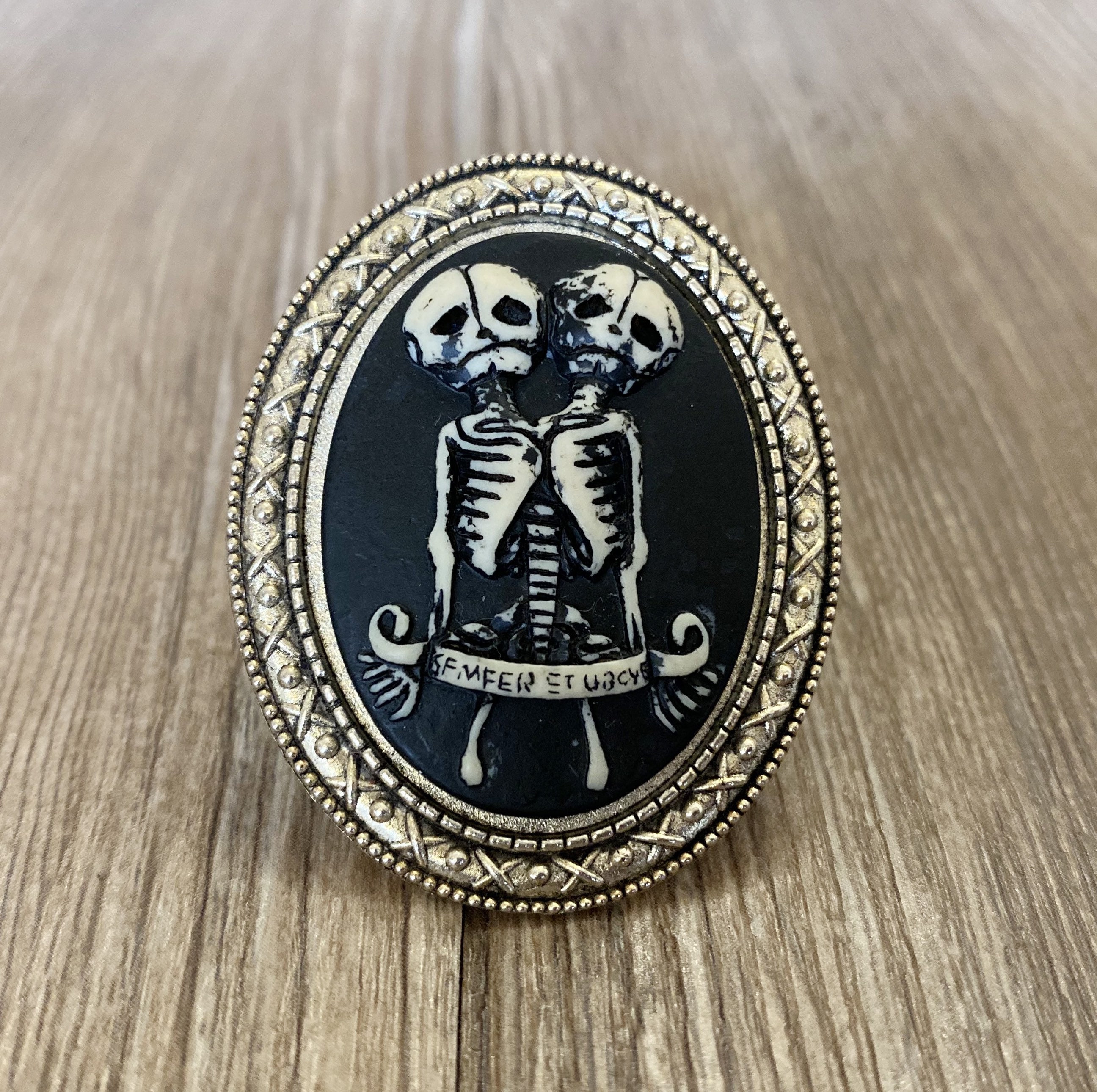 Gothic Double Skull Drawer Knobs / Skull Cabinet / Gothic Home Decor ...