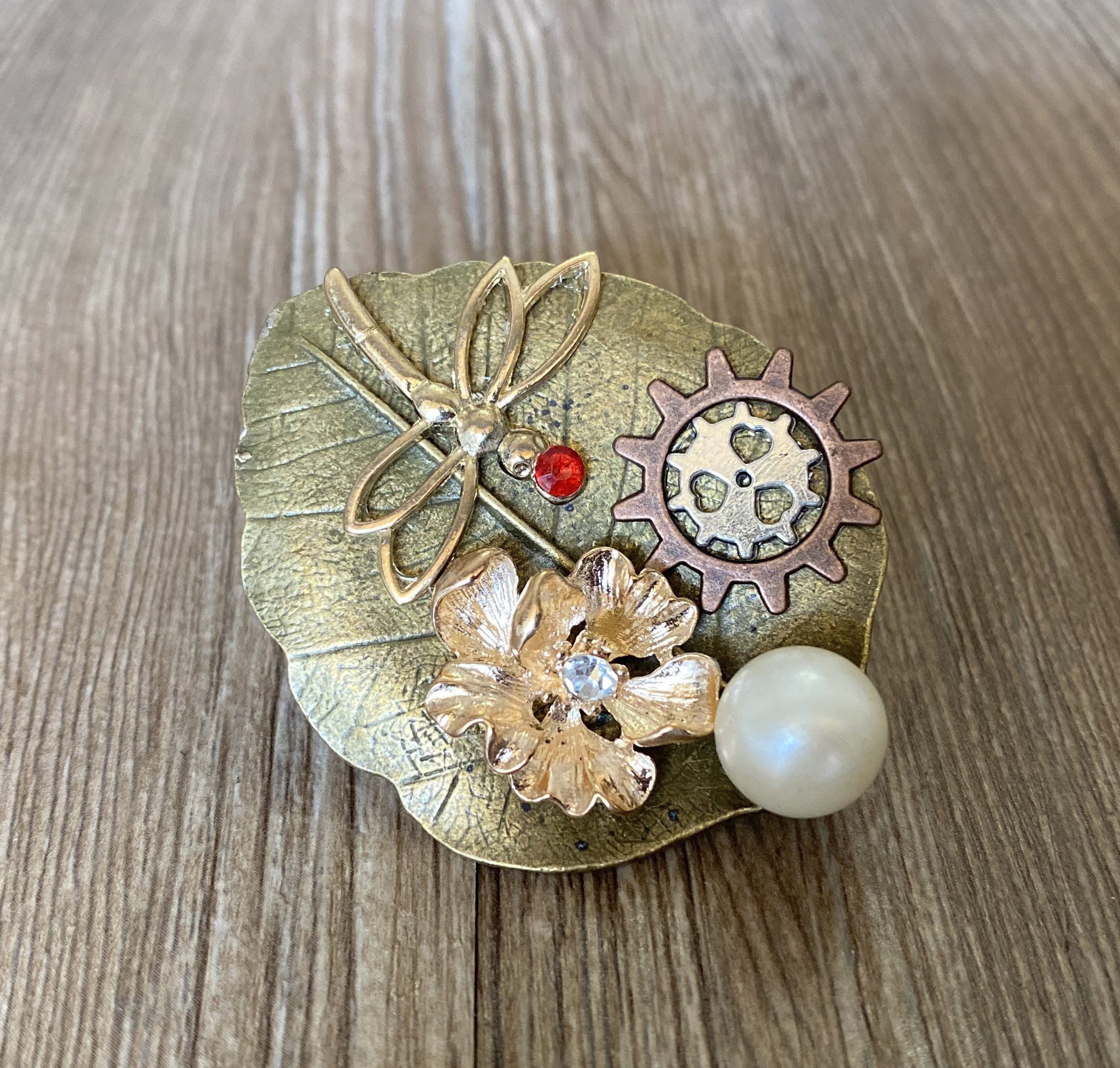 Gothic Leaf Knobs Brass Knobs / Cabinet Dresser Knobs / - Etsy