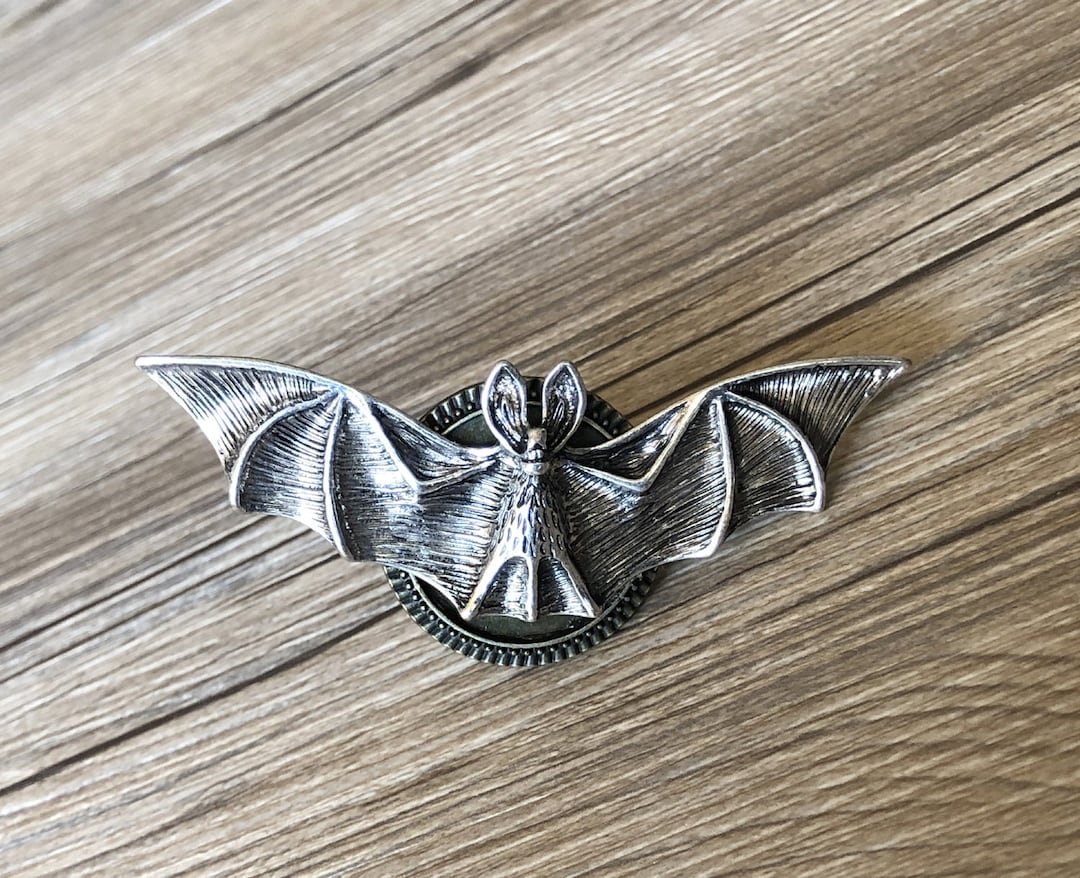 Silver Bat Drawer Knobs / Bat Cabinet / Gothic Home Decor / Animal ...